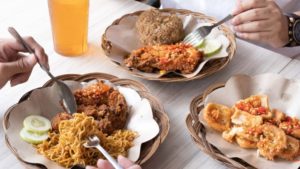 Menu Geprek Bensu dan Harga Lengkap dengan Gambar - Kooliner
